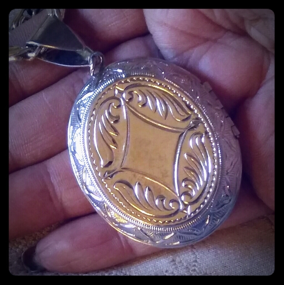 Vintage | Jewelry | Vintage Large Oval Etched Locket Pendant Necklace ...
